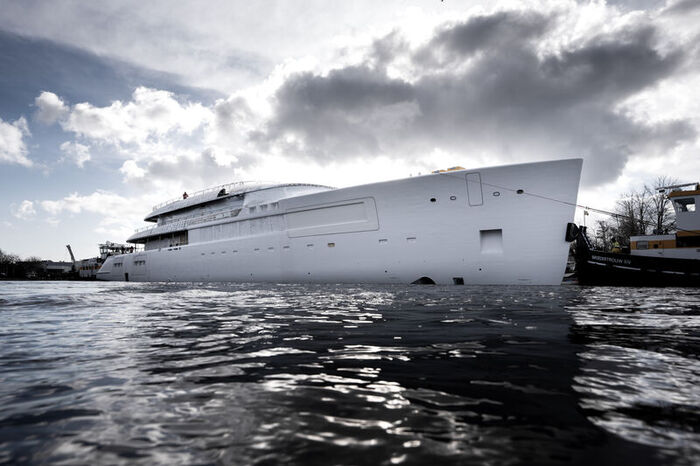 The 82.9-metre Feadship superyacht Project 712 hit the water for the ...
