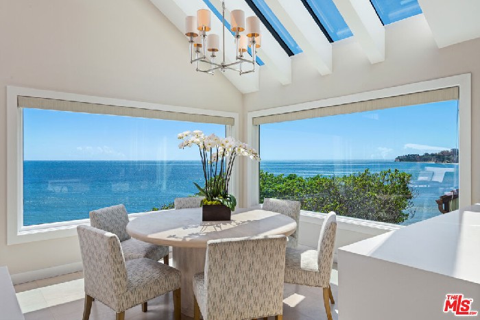 Sea Lane Dr Villa