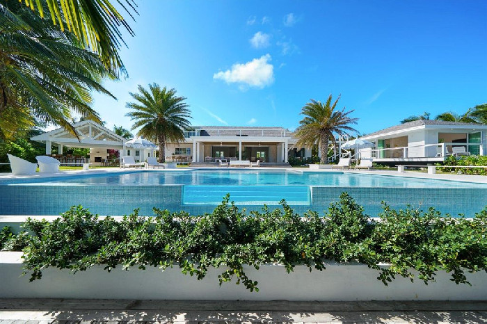 Magnificent property on private Windermere Island along the Atlantic ...